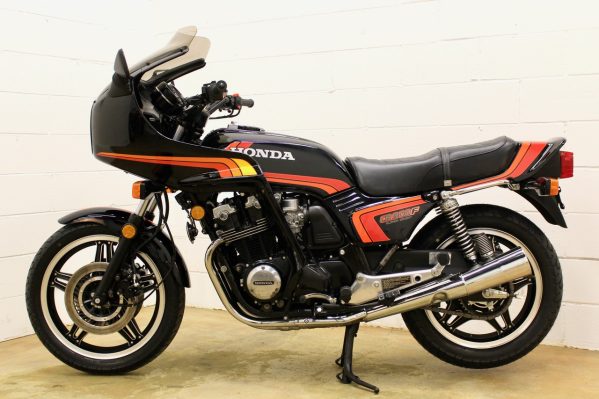 1982 Honda CB900F Super Sport - Classic Promenade