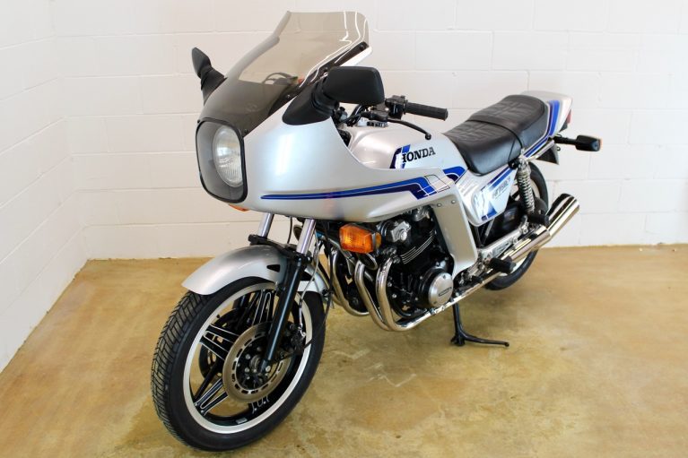 1982 Honda CB750F Super Sport - Classic Promenade