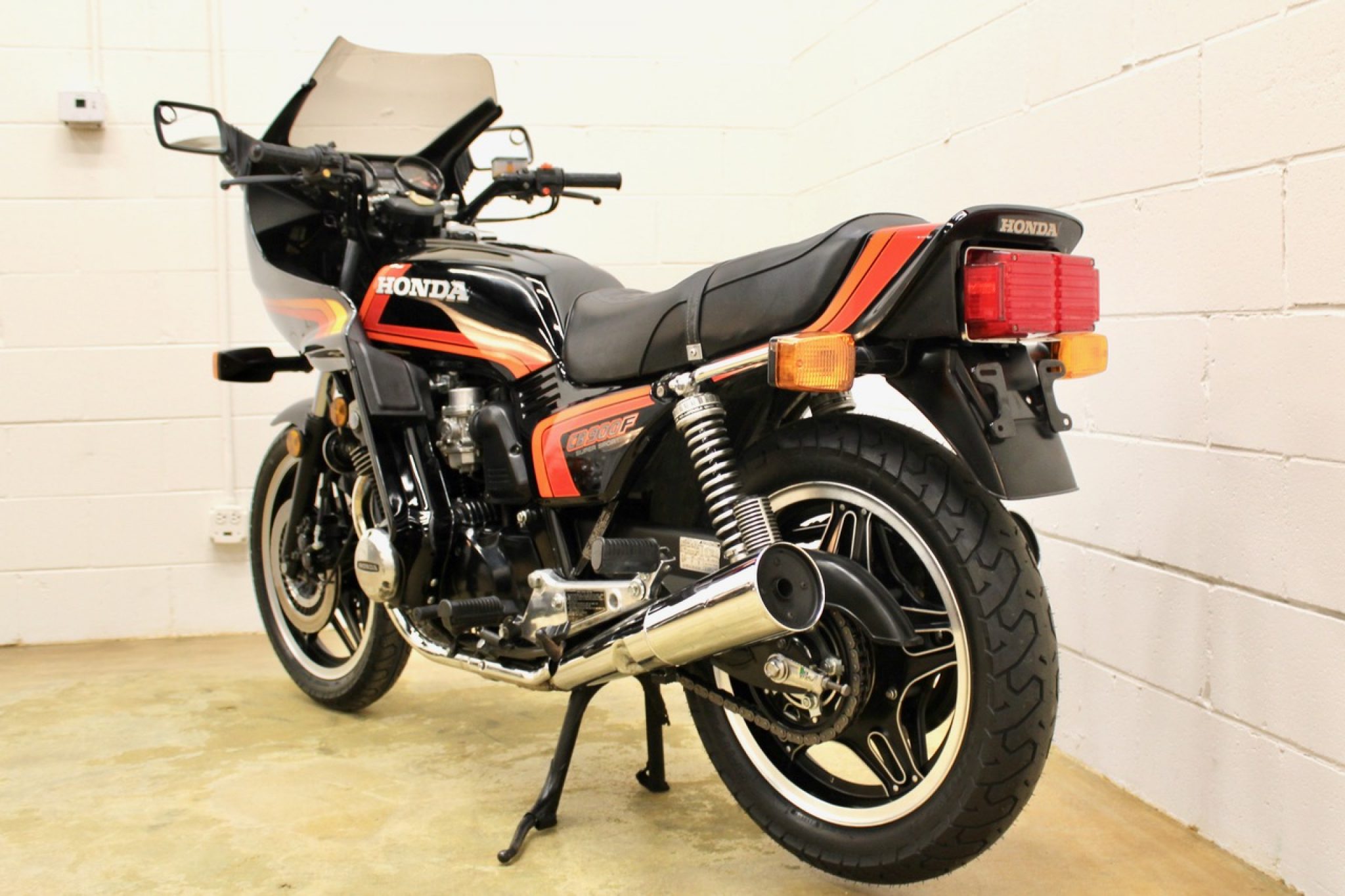 1982 Honda CB900F Super Sport - Classic Promenade