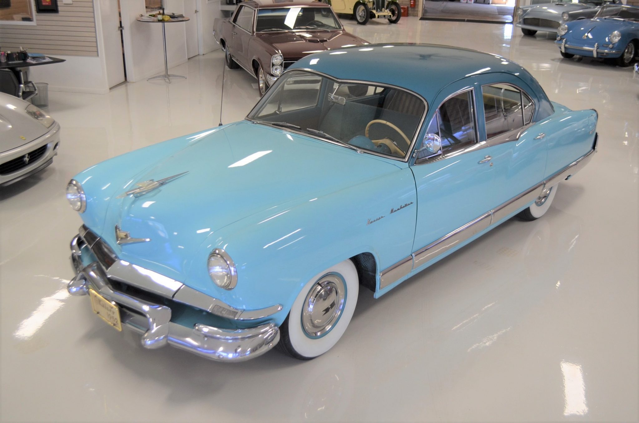 1952 Kaiser Manhattan - Classic Promenade