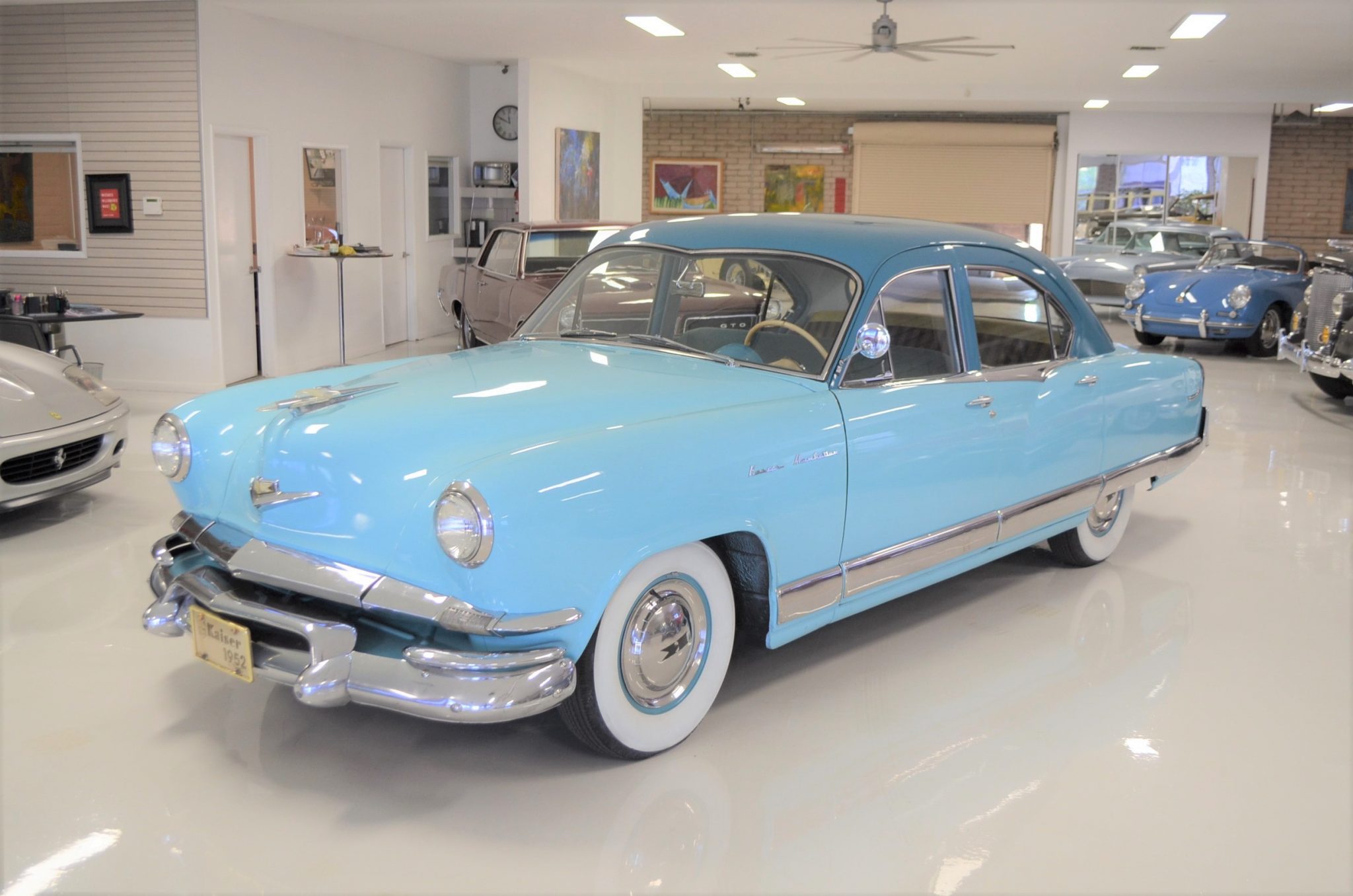 1952 Kaiser Manhattan - Classic Promenade