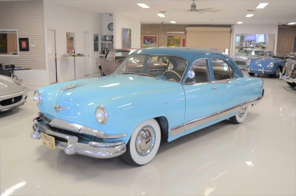 1952 Kaiser Manhattan - Classic Promenade