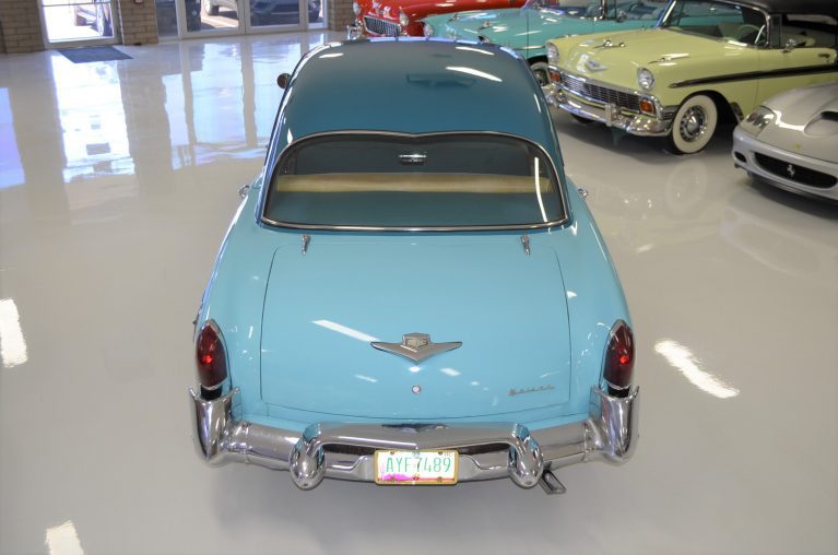 1952 Kaiser Manhattan - Classic Promenade