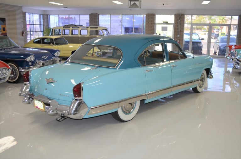 1952 Kaiser Manhattan - Classic Promenade