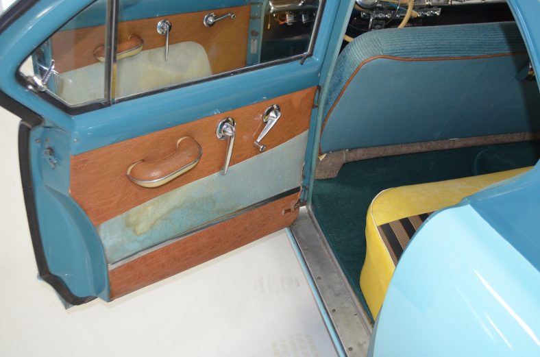 1952 Kaiser Manhattan - Classic Promenade