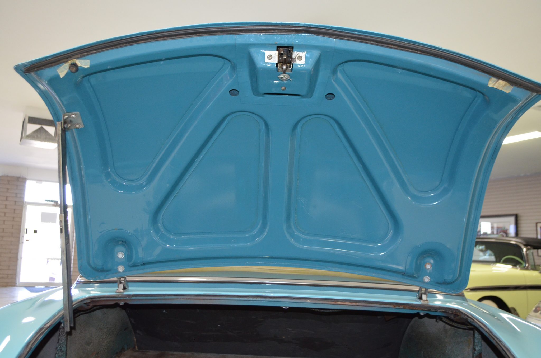 1952 Kaiser Manhattan - Classic Promenade