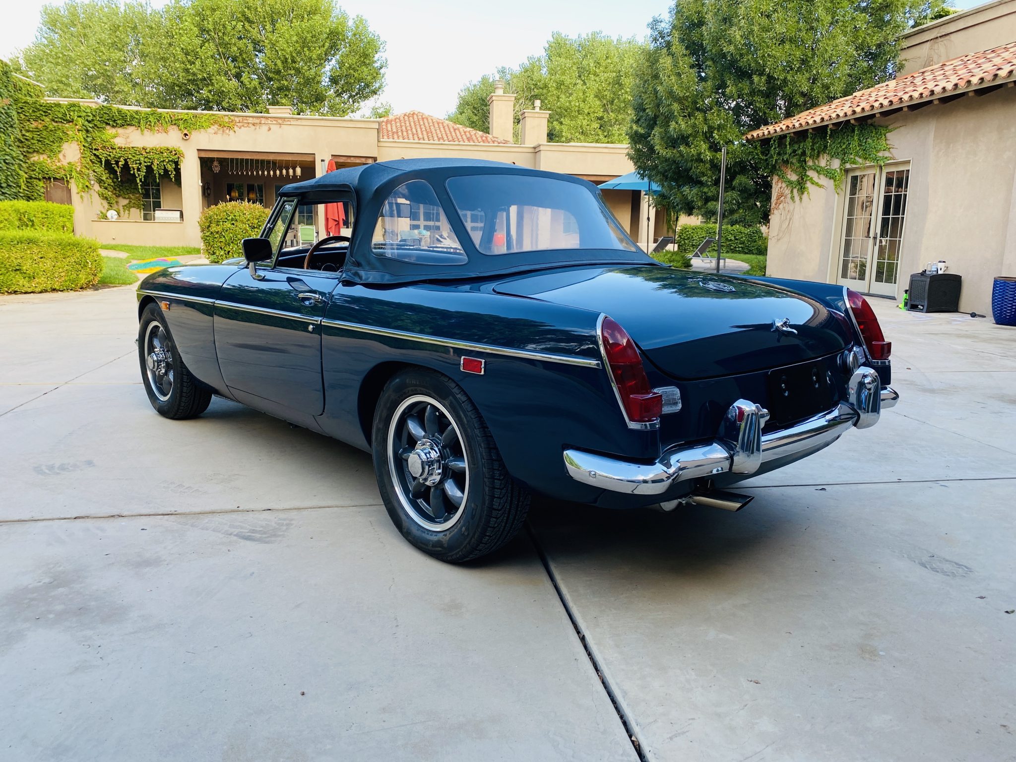 1969 MG MGC Roadster - Classic Promenade