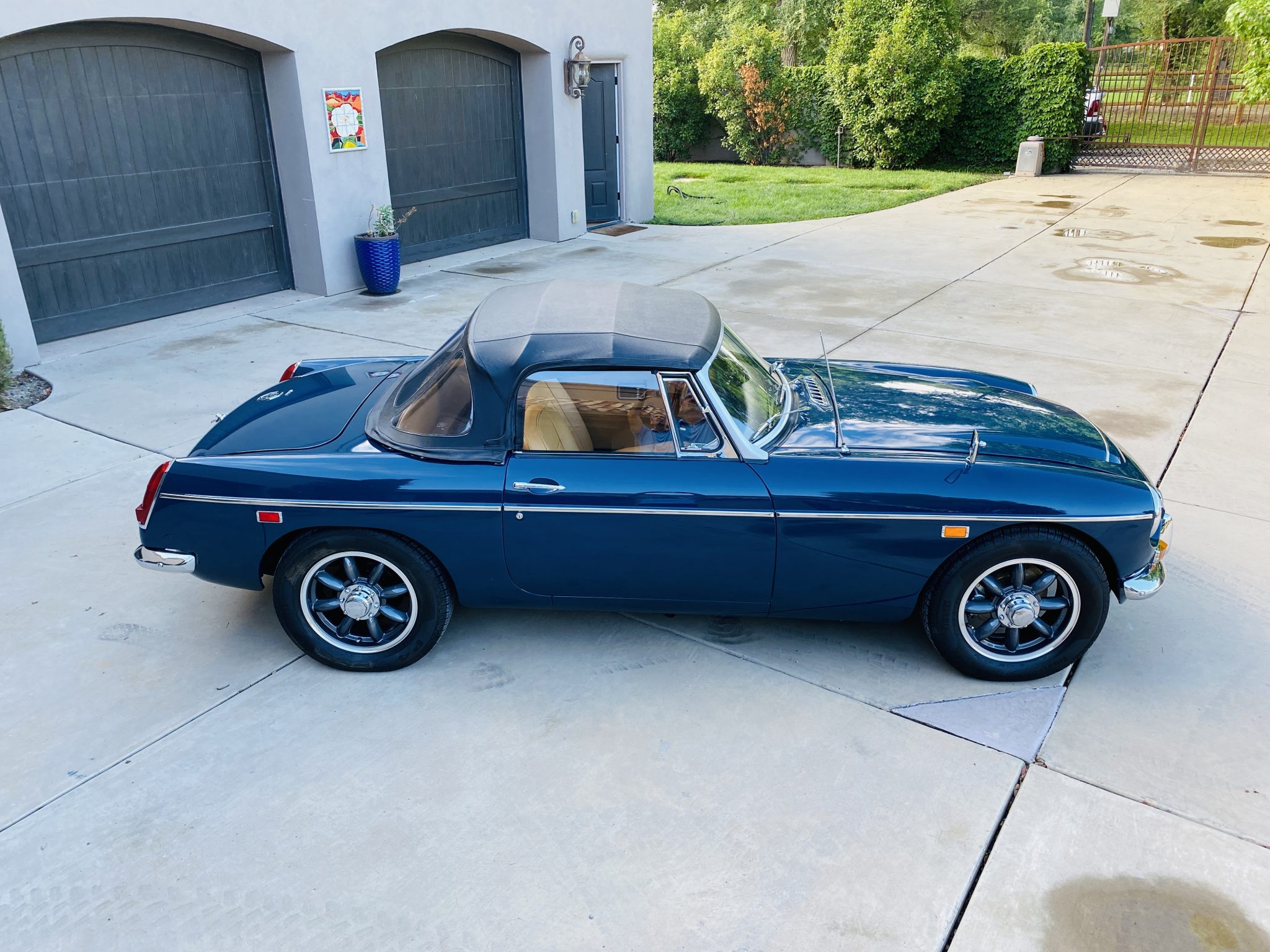 1969 MG MGC Roadster - Classic Promenade