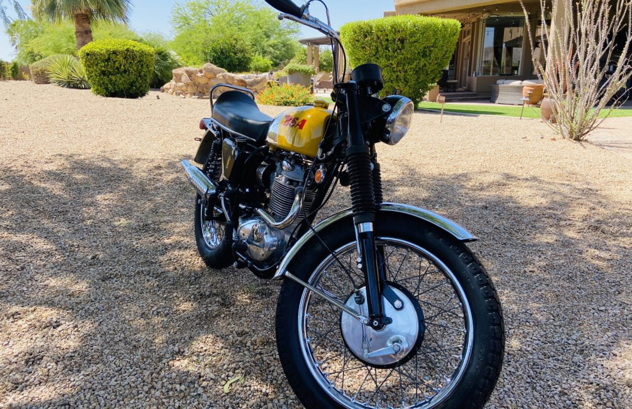 1969 BSA 441 Victor - Classic Promenade