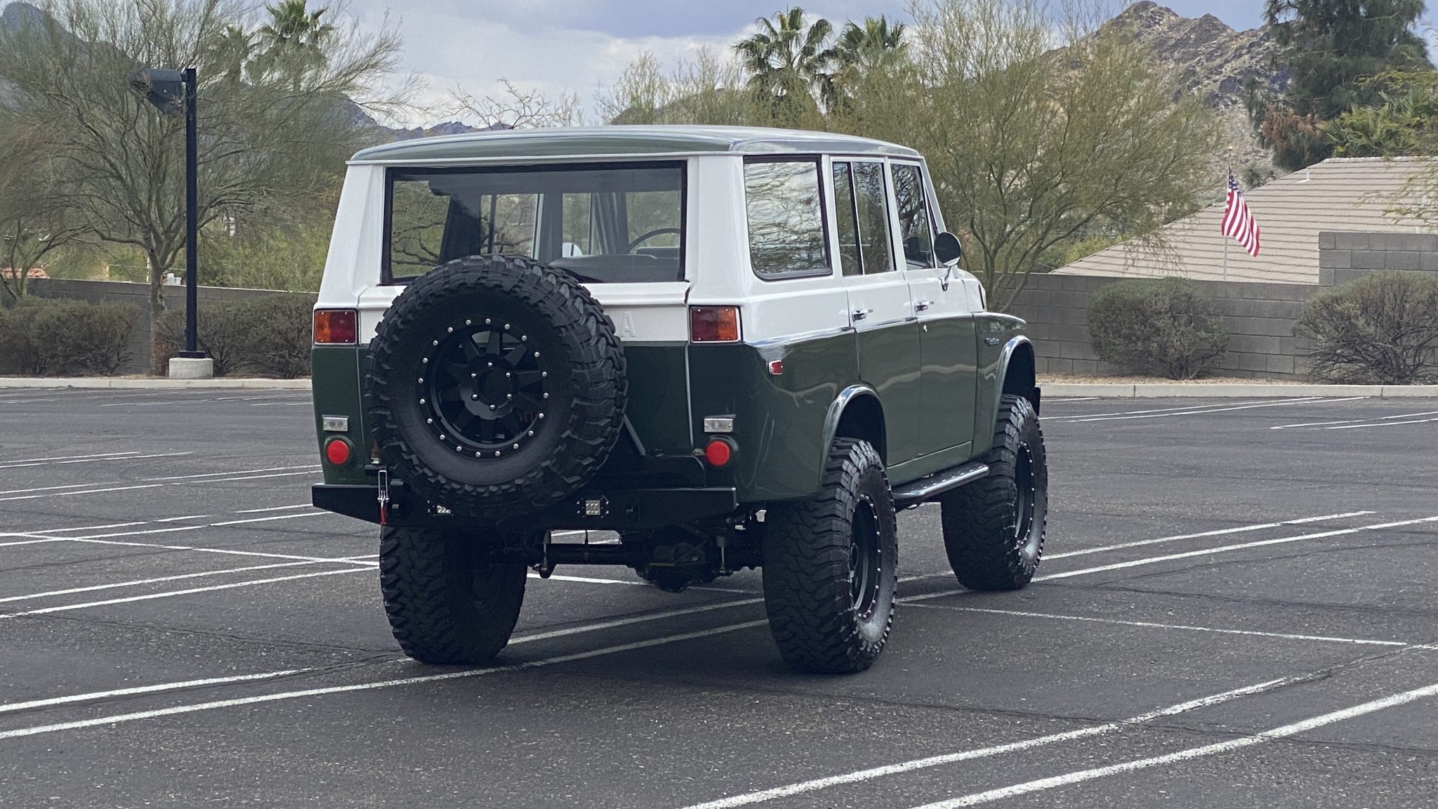 1970 Toyota Land Cruiser FJ55 Custom - Classic Promenade