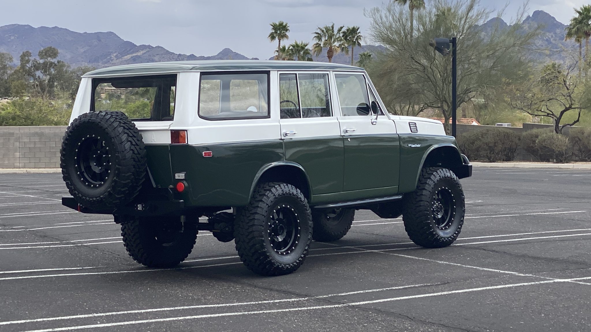 1970 Toyota Land Cruiser FJ55 Custom - Classic Promenade