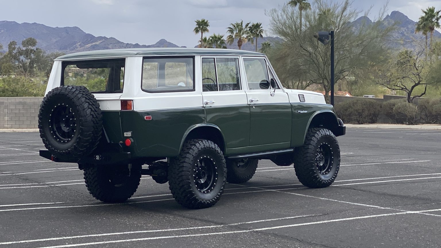 1970 Toyota Land Cruiser FJ55 Custom - Classic Promenade