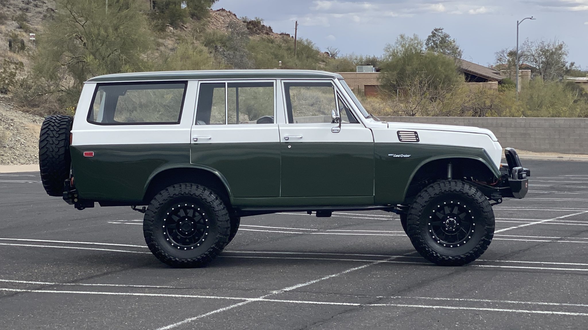 1970 Toyota Land Cruiser FJ55 Custom - Classic Promenade