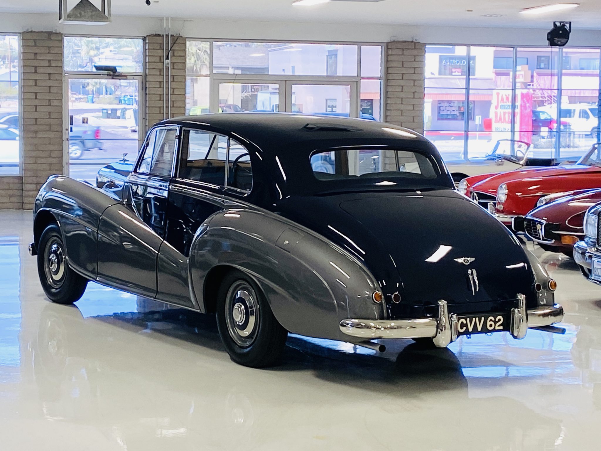 1952 Bentley MK VI Mulliner Lightweight - Classic Promenade