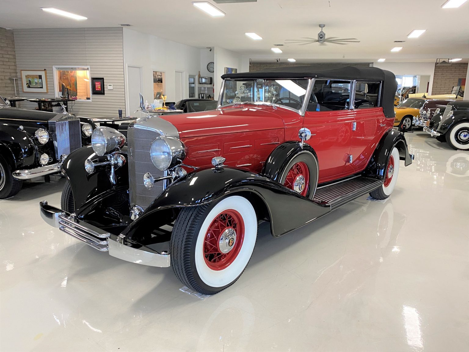 1933 Cadillac 370C V12 All-Weather Phaeton - Classic Promenade