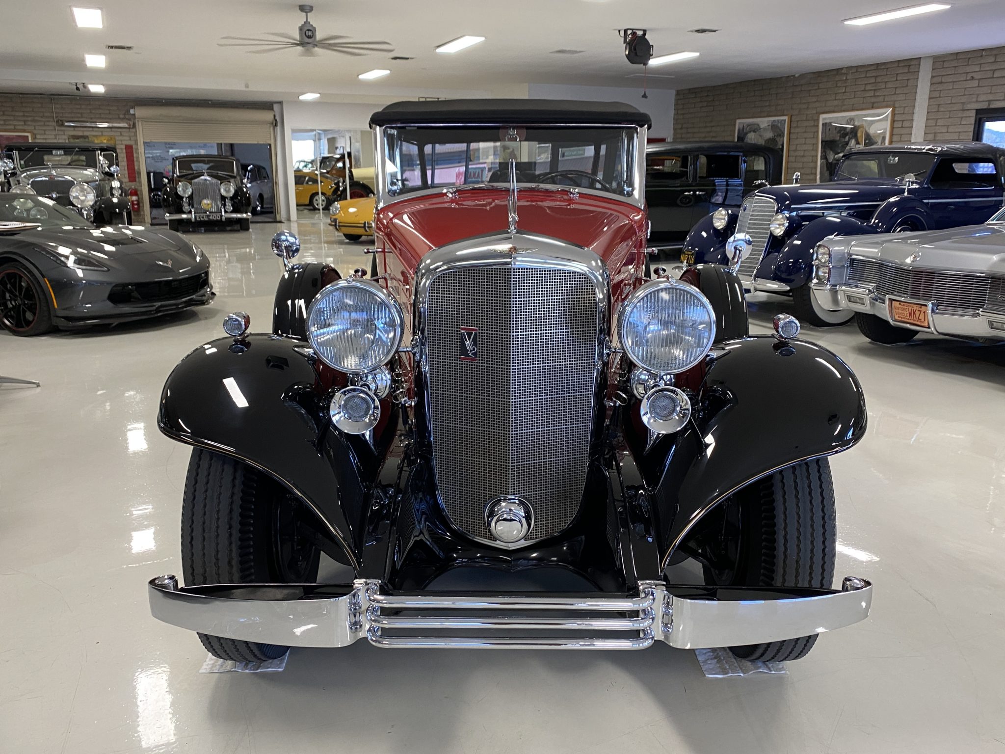 1933 Cadillac 370C V12 All-Weather Phaeton - Classic Promenade