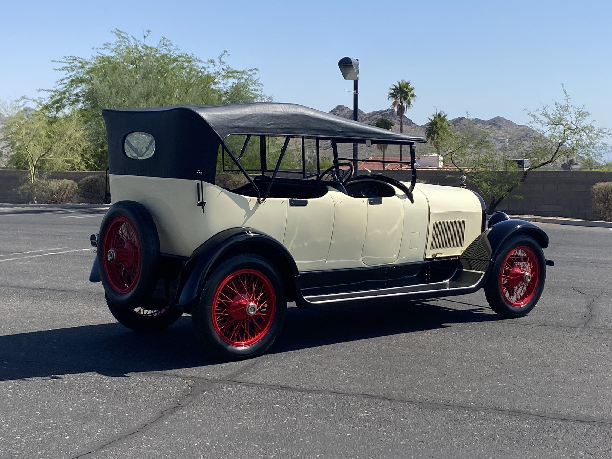 1922 Marmon Model 34B Touring - Classic Promenade