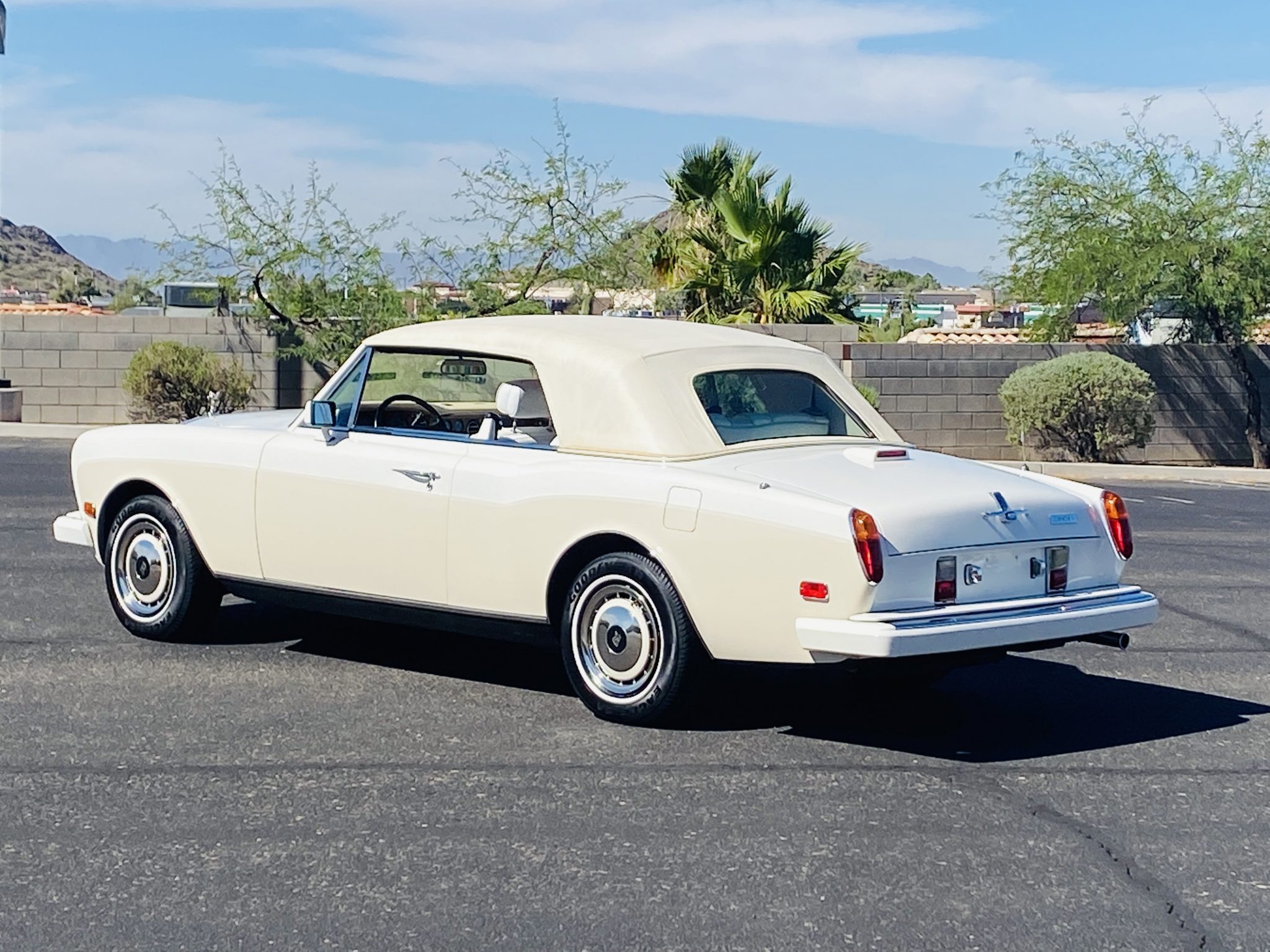 1992 Rolls-Royce Corniche IV - Classic Promenade