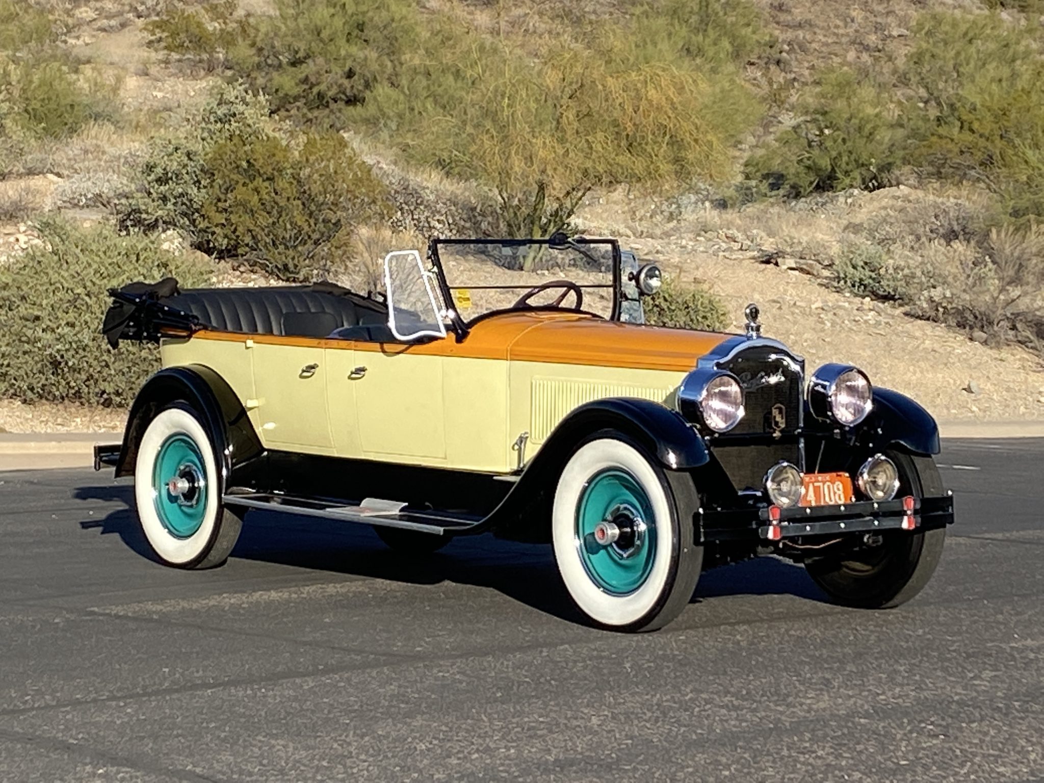 1925 Packard Eight 243 Touring - Classic Promenade