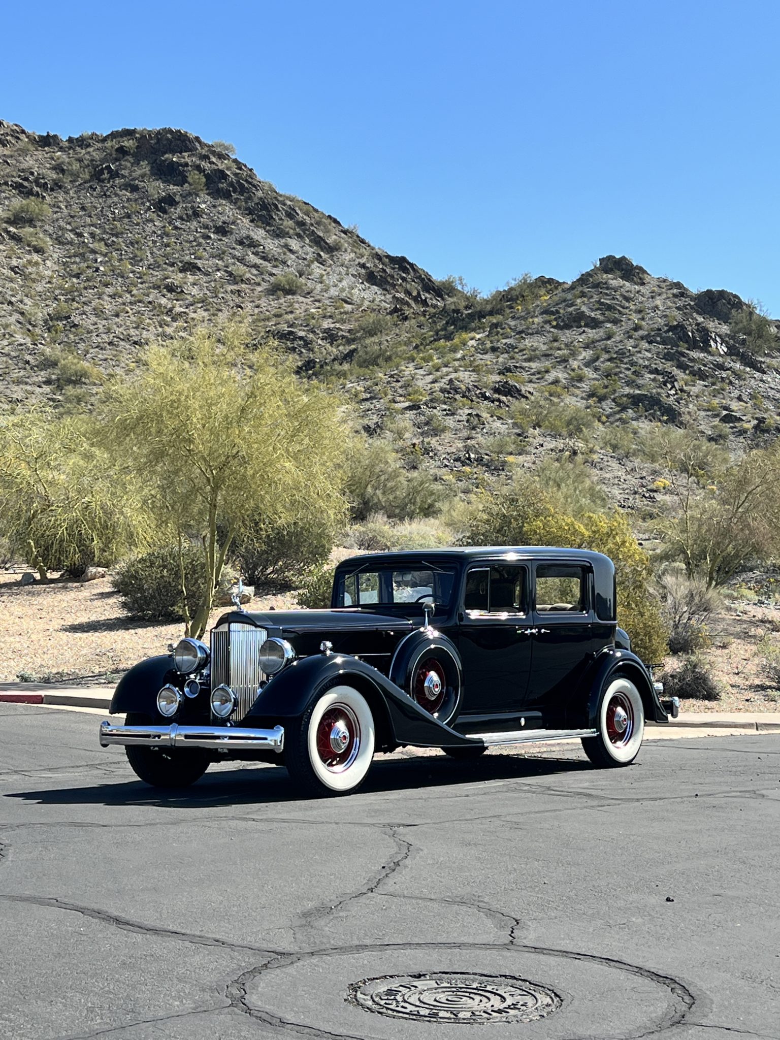 1934 Packard Super Eight Model 1104 Club Sedan - Classic Promenade