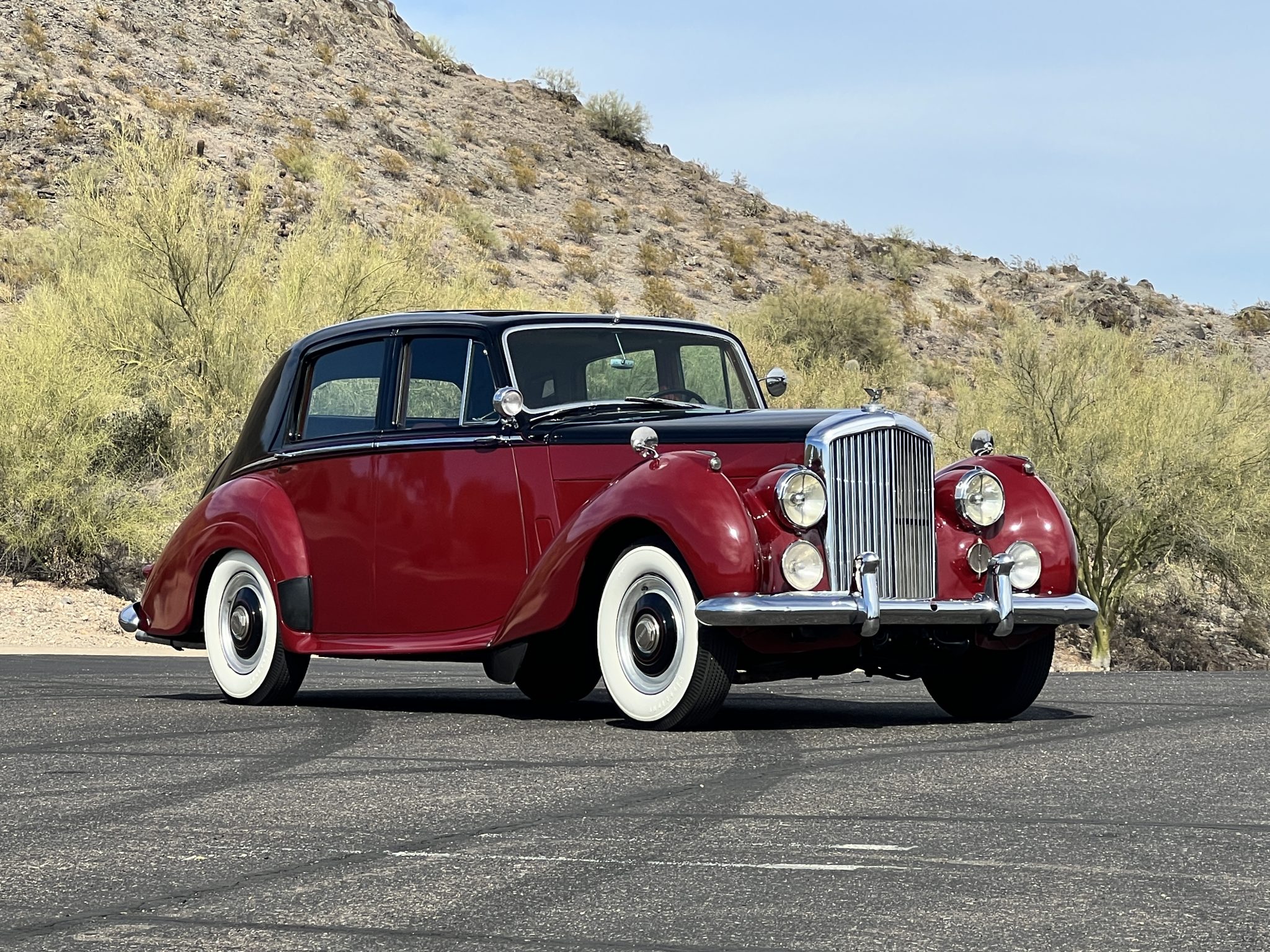1954 Bentley R-Type Saloon - Classic Promenade