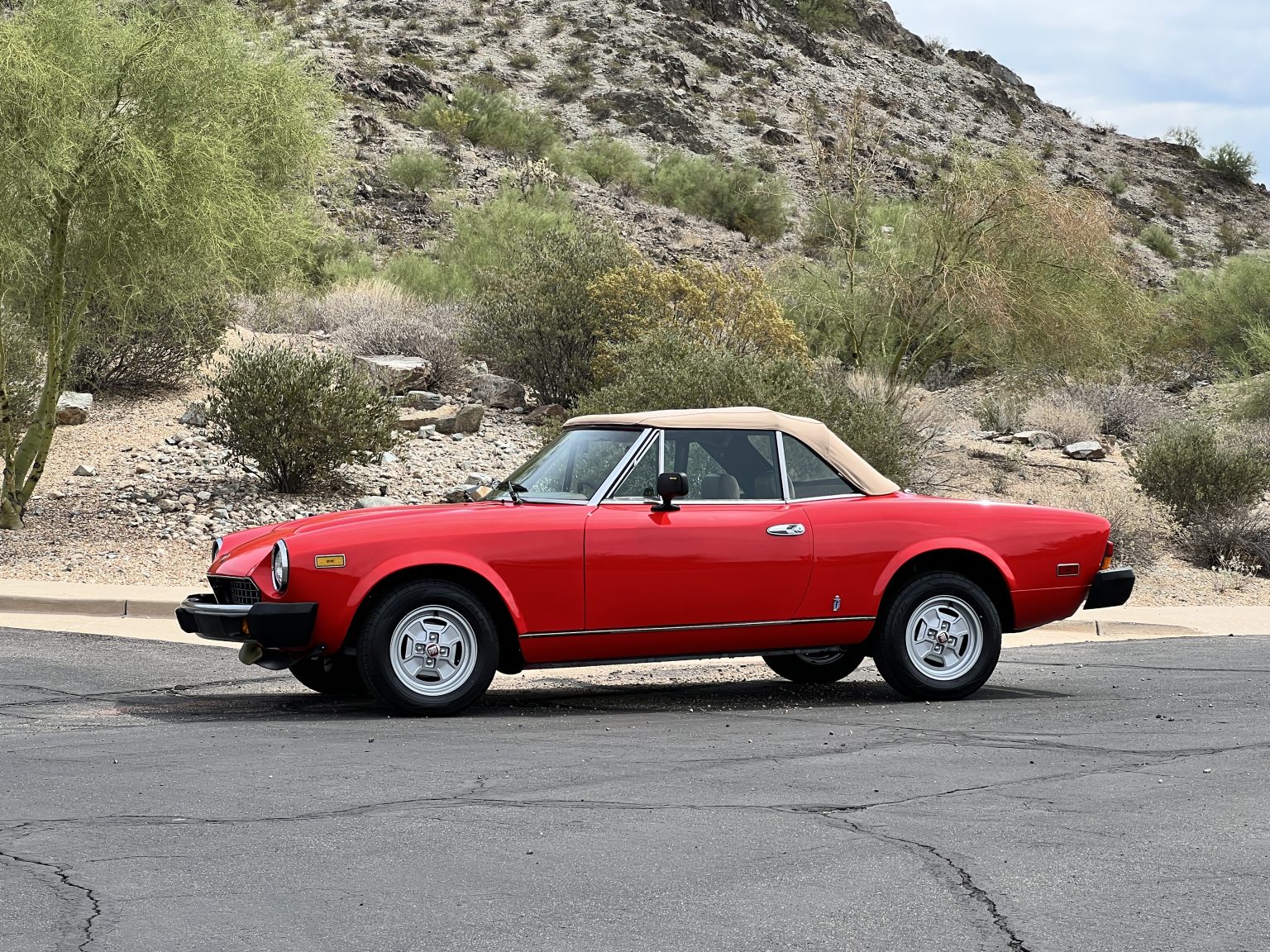 1981 Fiat Spider 2000 - Classic Promenade