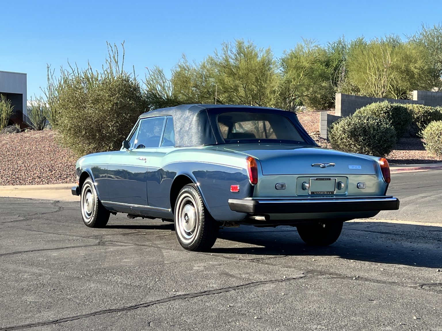 1976 Rolls-Royce Corniche DHC - Classic Promenade