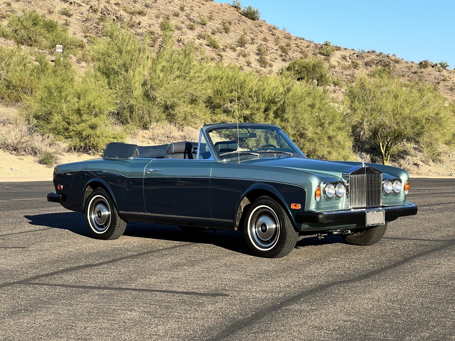 1976 Rolls-Royce Corniche DHC - Classic Promenade