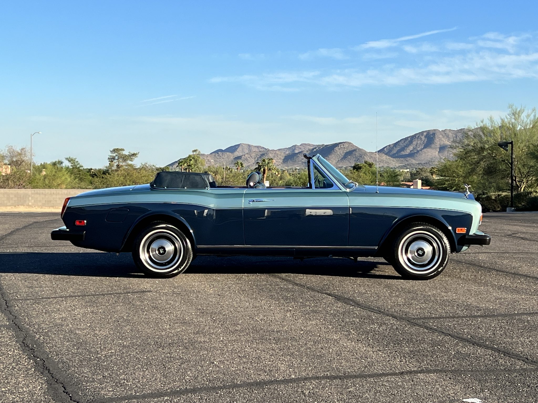 1976 Rolls-Royce Corniche DHC - Classic Promenade