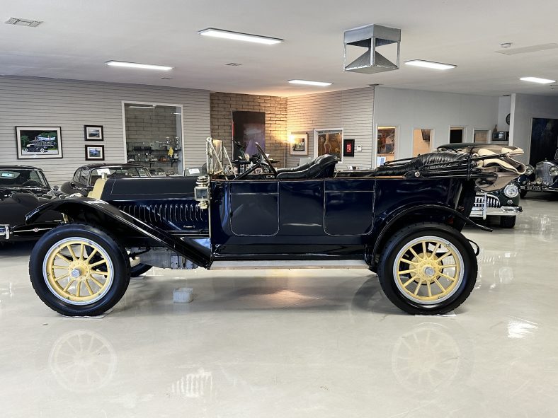 1912 Everitt Six-48 Touring - Classic Promenade