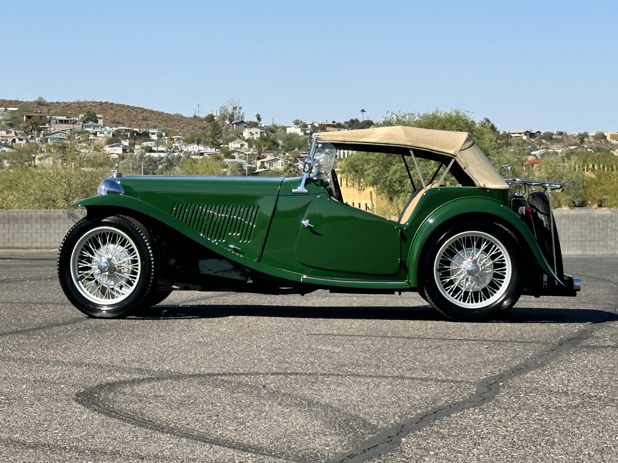 1949 MG TC - Classic Promenade