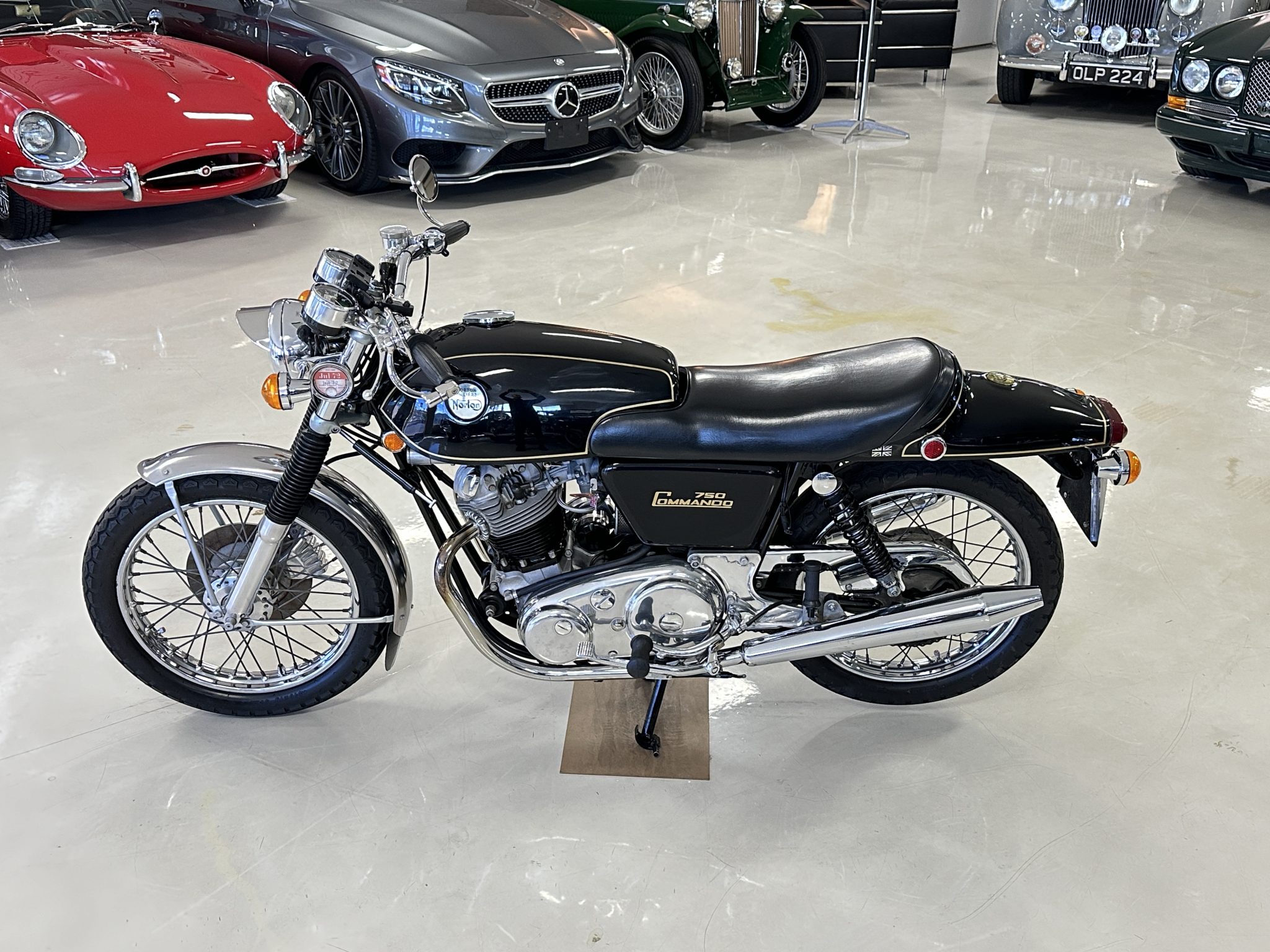 1972 Norton 750 Commando "Fastback" - Classic Promenade