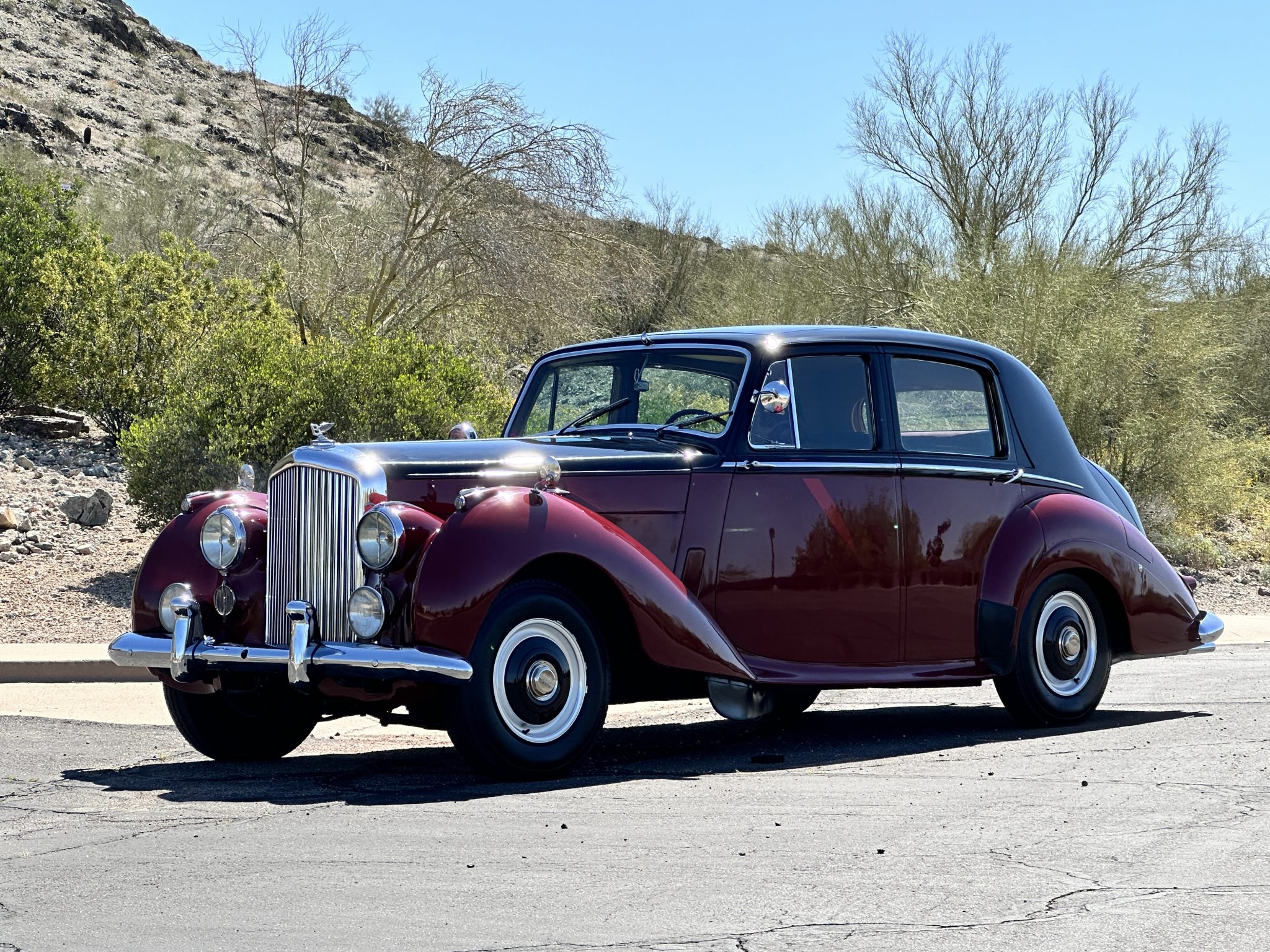 1954 Bentley R-Type Saloon - Classic Promenade