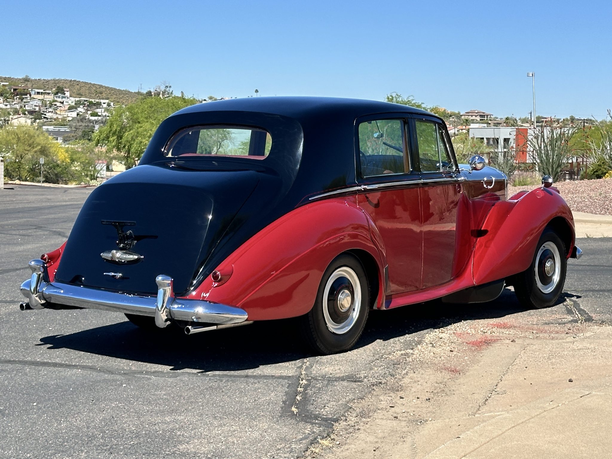 1954 Bentley R-Type Saloon - Classic Promenade