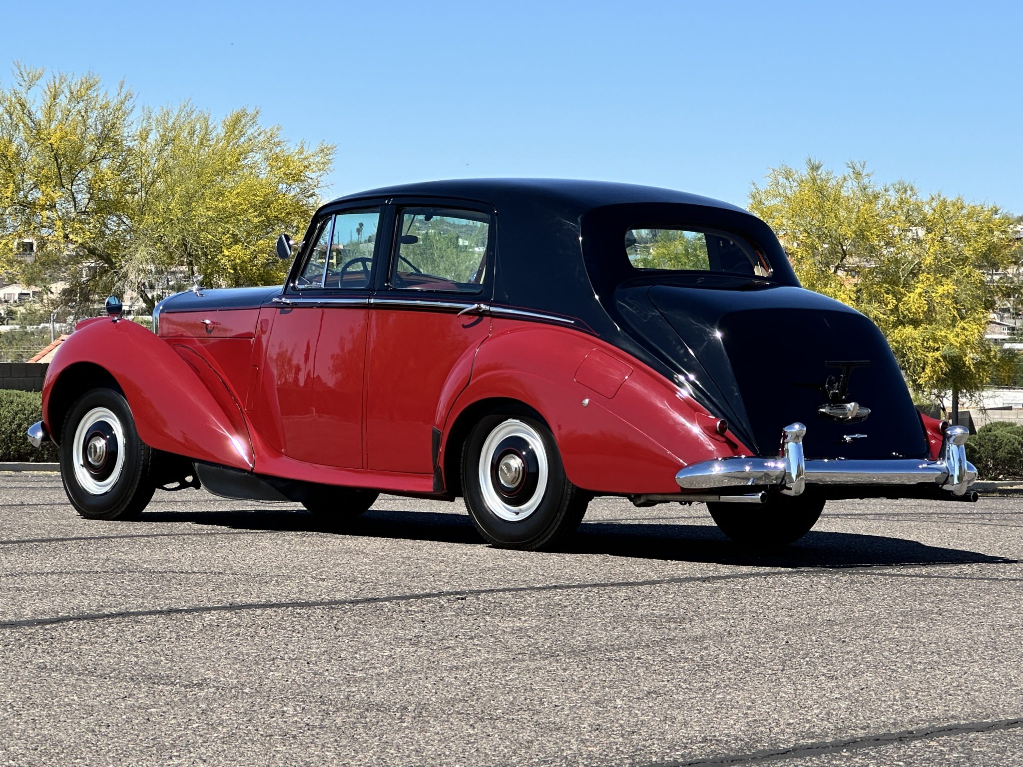 1954 Bentley R-Type Saloon - Classic Promenade