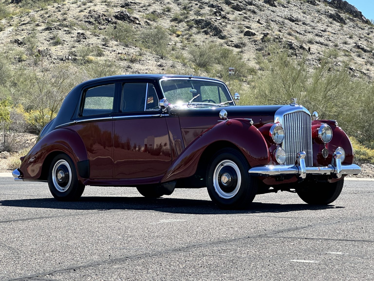 1954 Bentley R-Type Saloon - Classic Promenade
