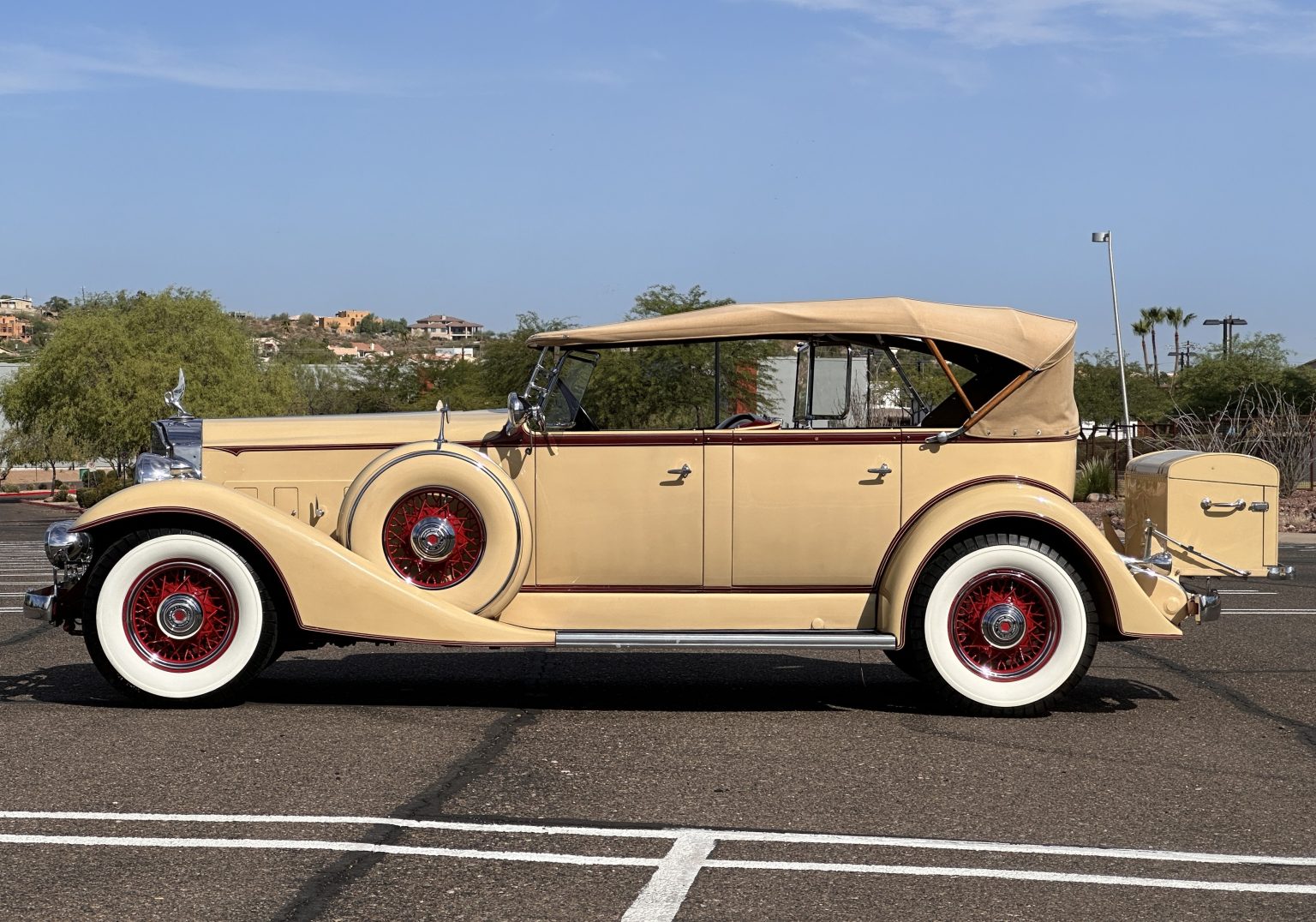 1933 Packard Eight Model 1002 Phaeton - Classic Promenade