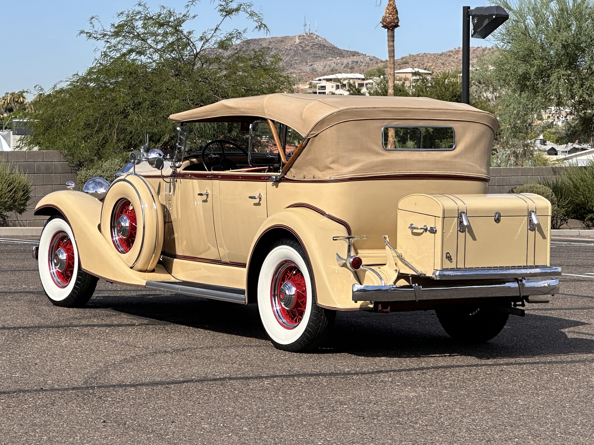 1933 Packard Eight Model 1002 Phaeton - Classic Promenade